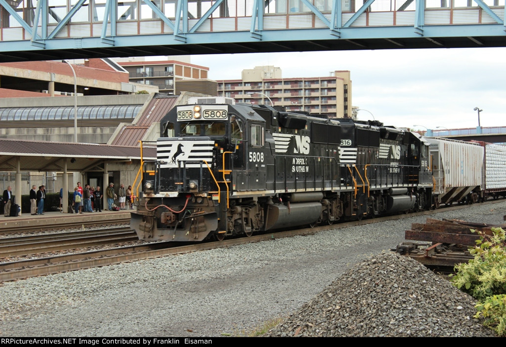 NS 5808 GP38-3